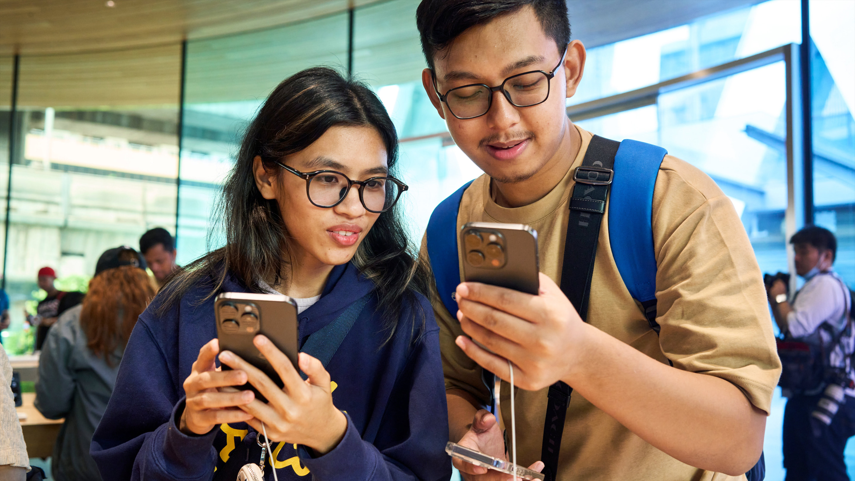 iPhone 15 系列与新款 Apple Watch 系列在全球正式发售 - Apple (中国大陆)