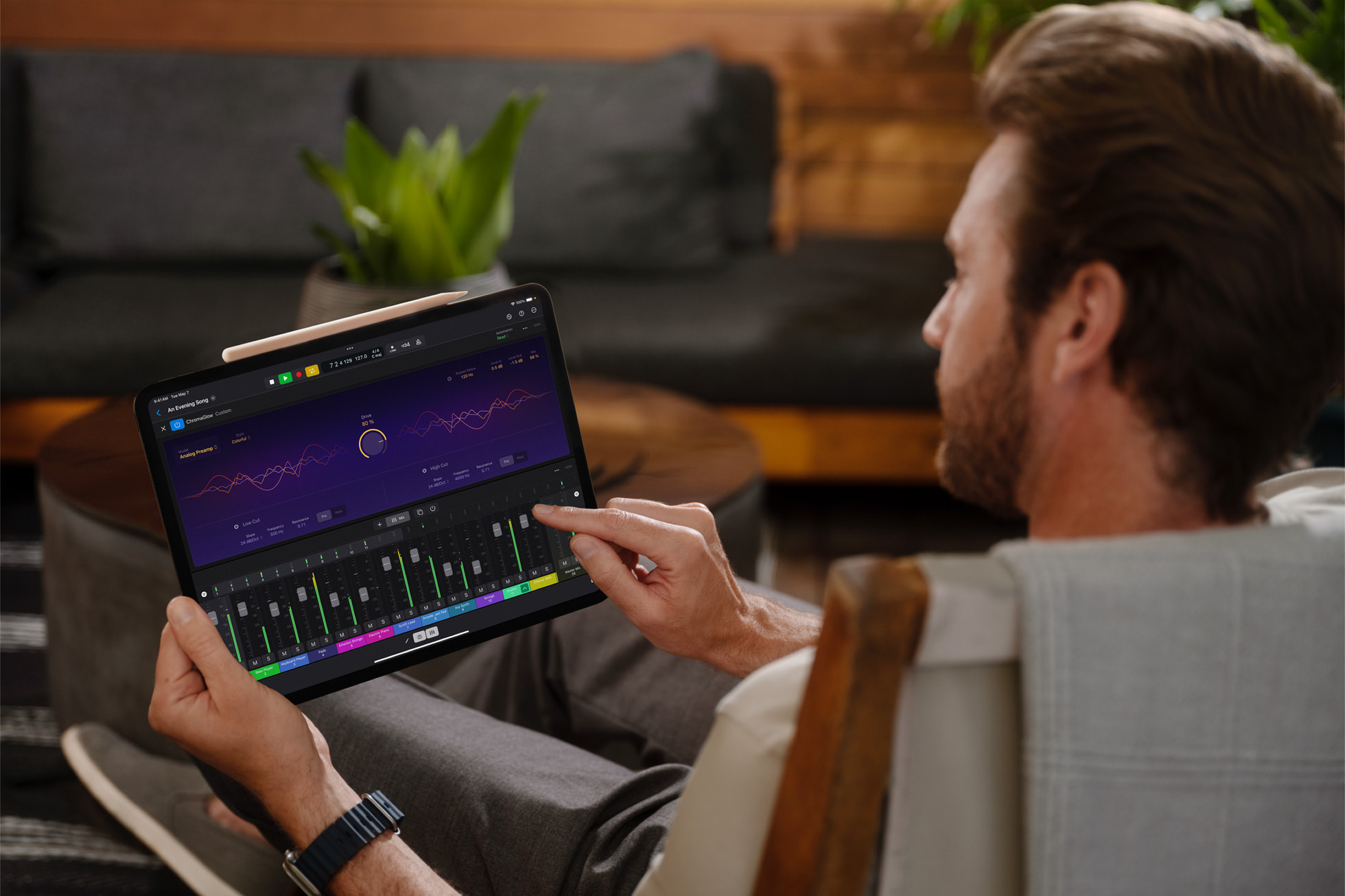 Logic Pro 配备全新 AI 功能，引领音乐创作再上新阶 - Apple (中国大陆)