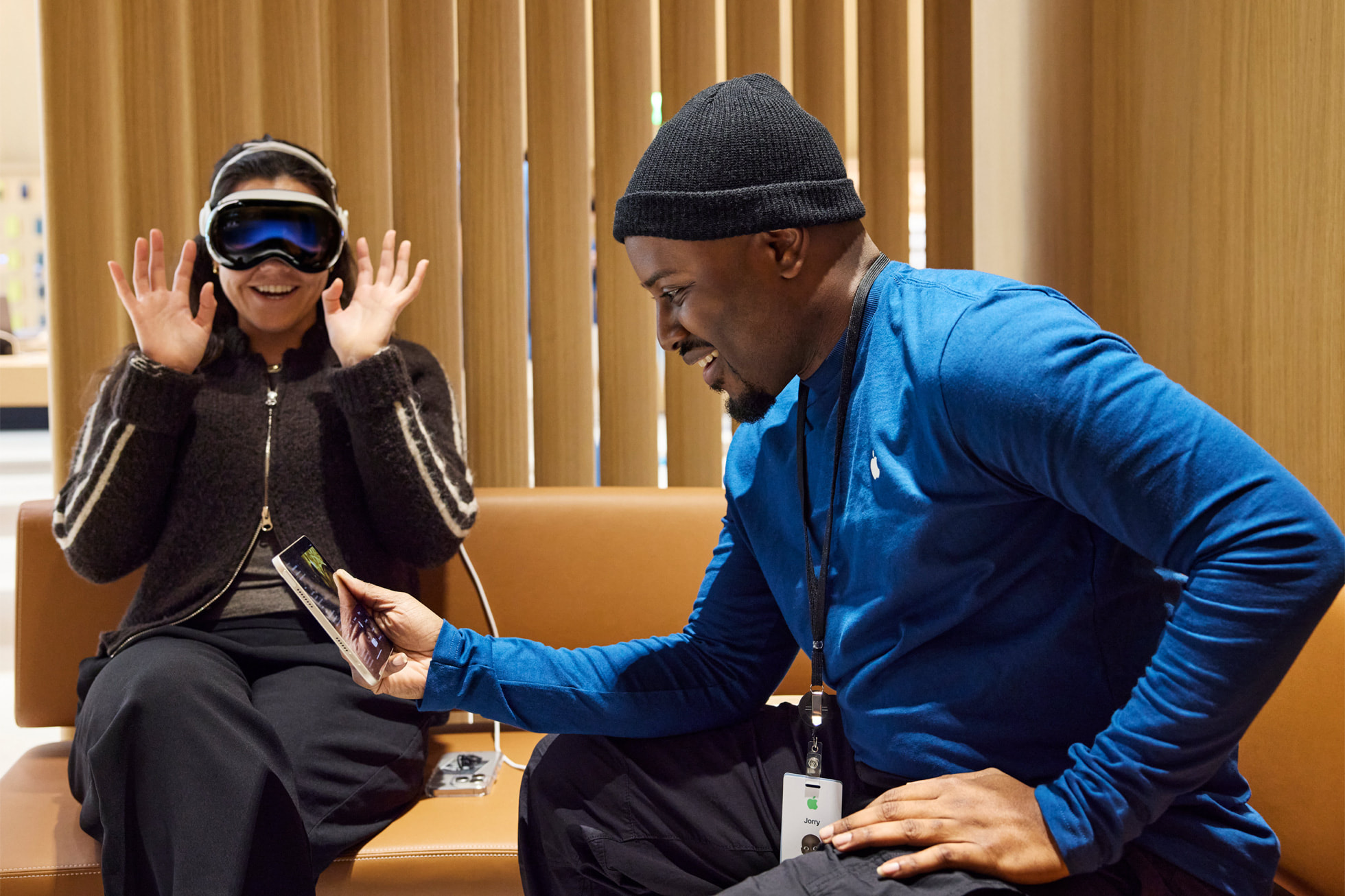 Apple 迈阿密 Worldcenter 零售店在迈阿密市中心开幕 - Apple (中国大陆)