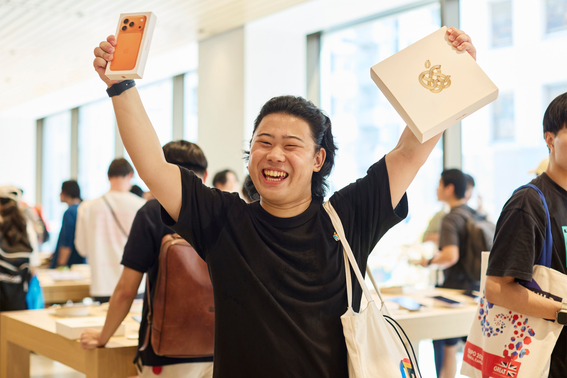 Apple 银座零售店焕新开幕，数千顾客到店同庆 - Apple (中国大陆)