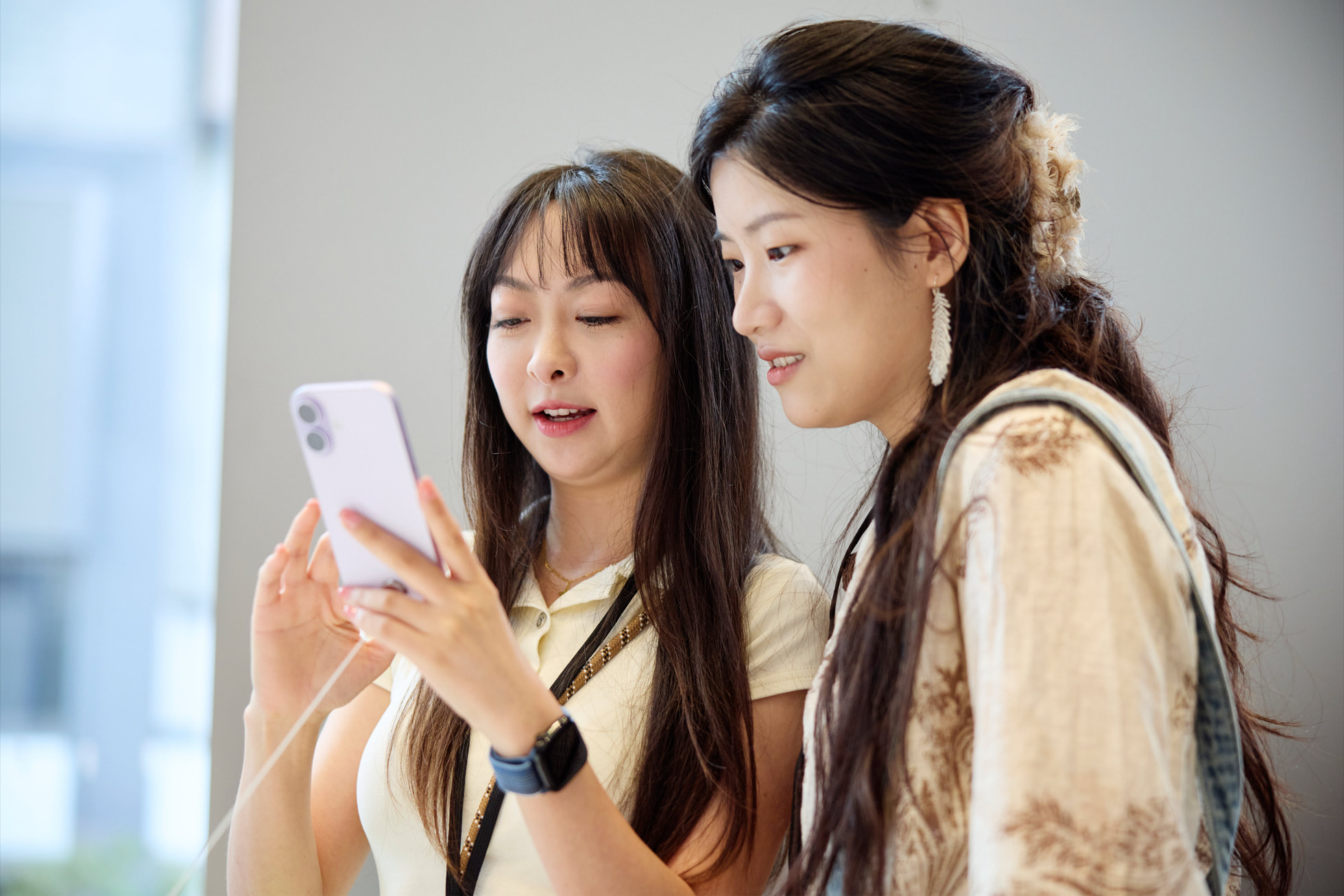 最新款 iPhone、Apple Watch 和 AirPods 在 Apple Store 零售店正式发售 - Apple (中国大陆)