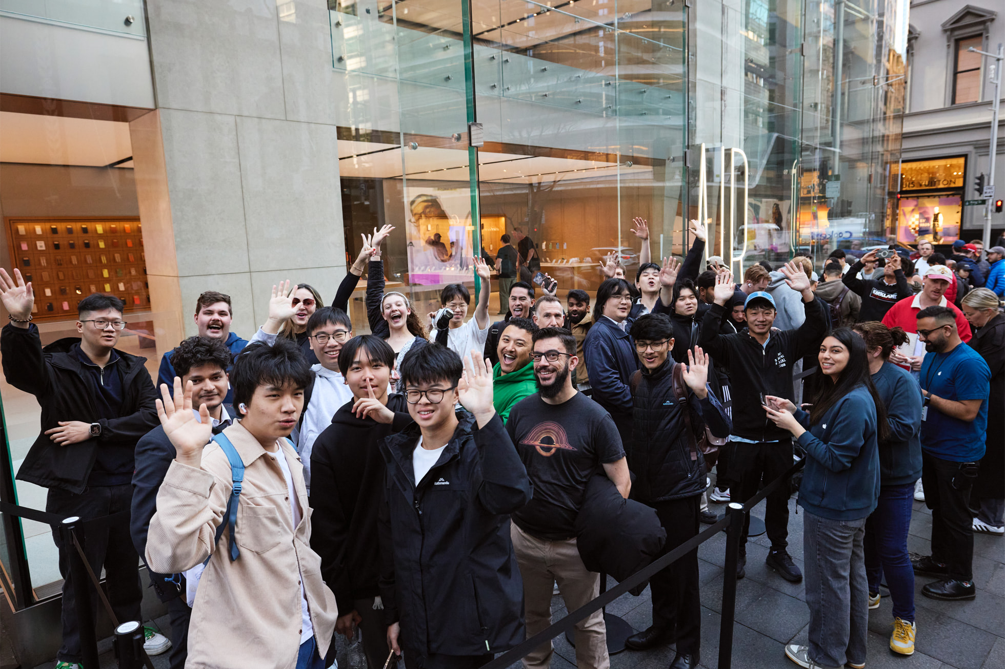 最新款 iPhone、Apple Watch 和 AirPods 在 Apple Store 零售店正式发售 - Apple (中国大陆)
