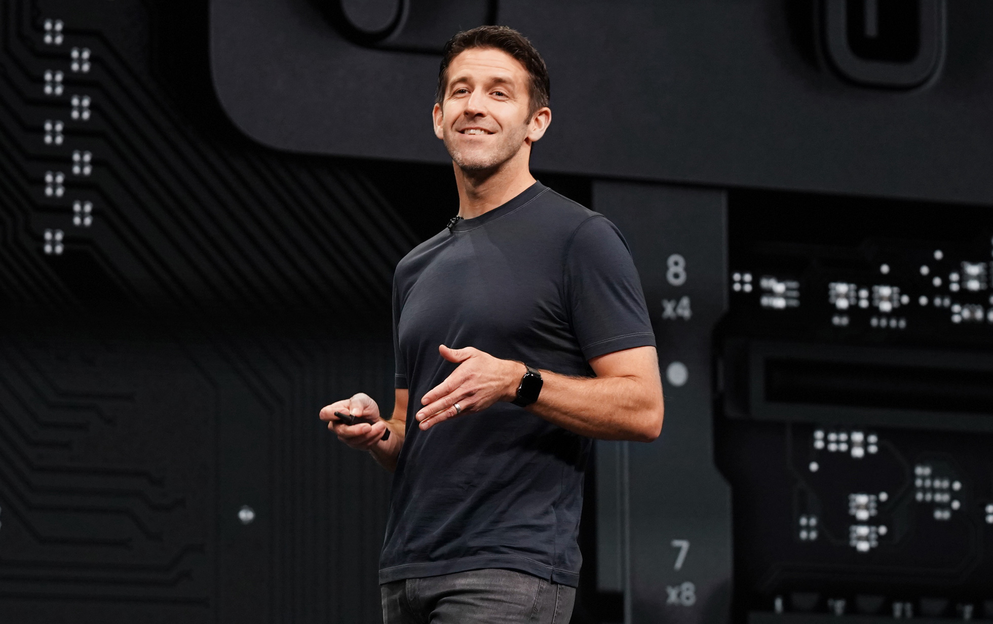 Dan Riccio 在 Apple 开启事业新篇章 - Apple (中国大陆)