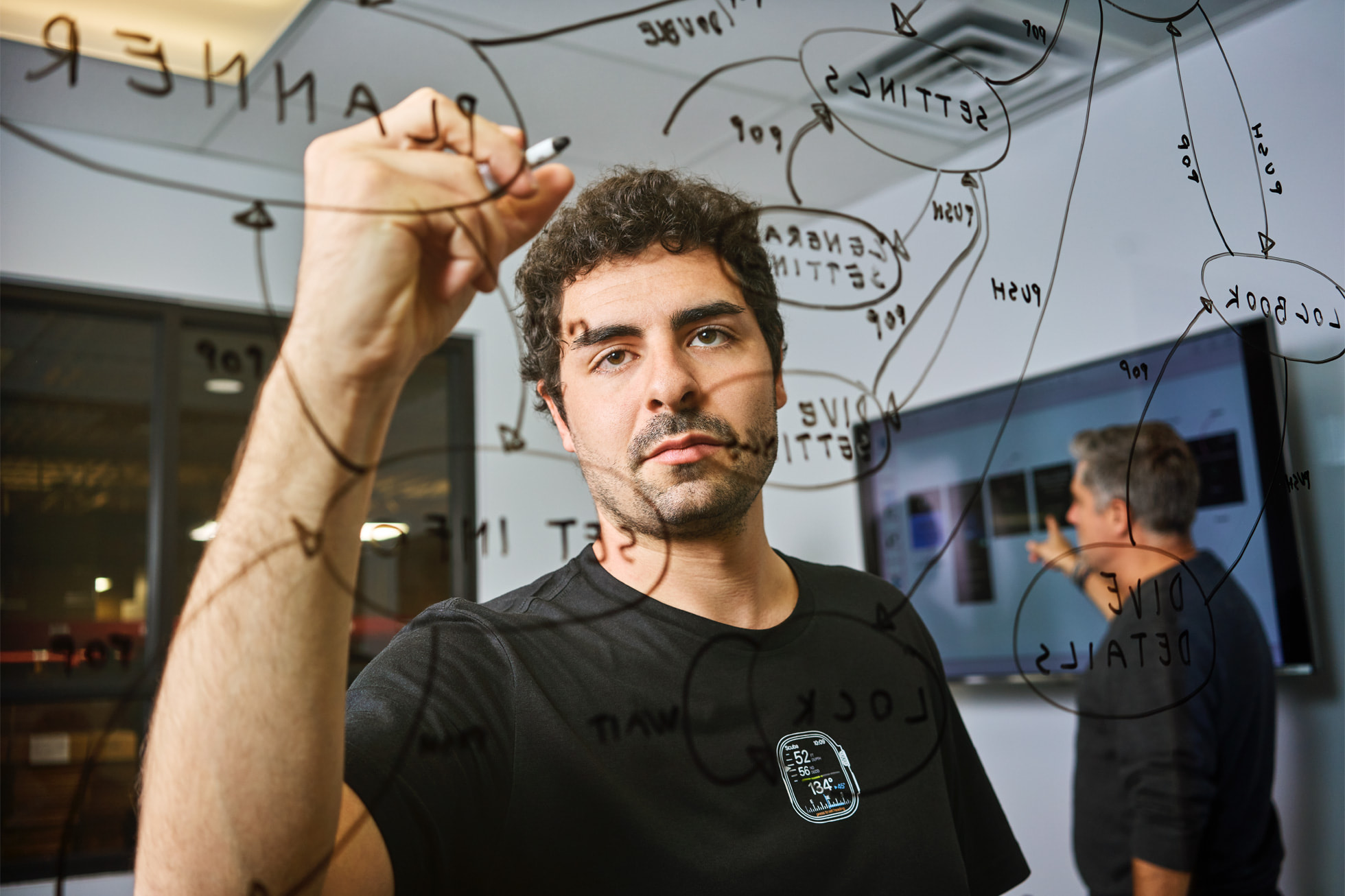 Oceanic+ app 与 Apple Watch Ultra 伴你探索海底世界 - Apple (中国大陆)